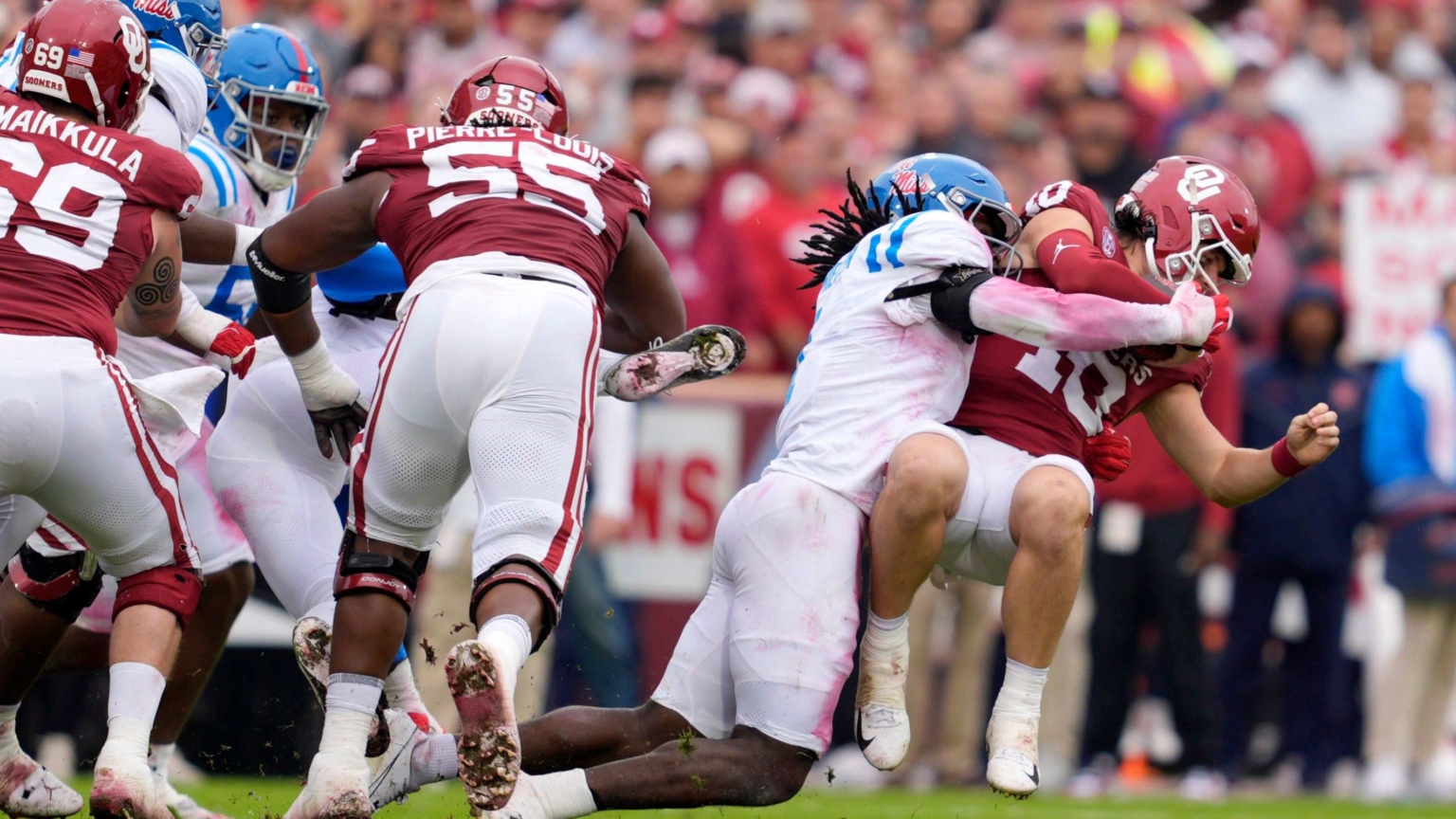 4th quarter fumble takes air out of Boomer Sooner balloon, OU falls to ...